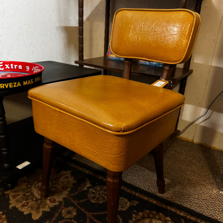 Modern Retro: Blending the Best of the Past with a Contemporary Twist ...